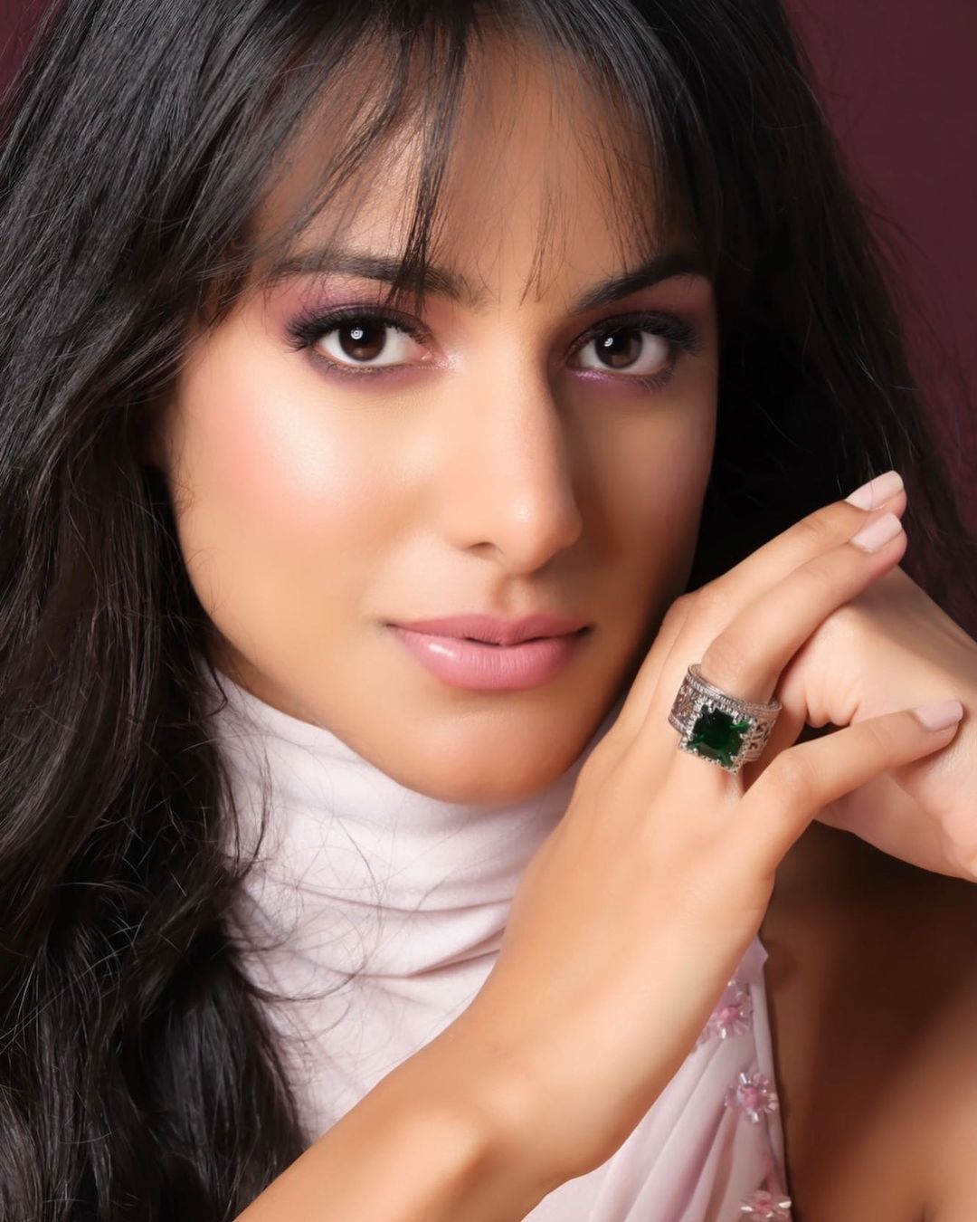 Solo Laila Song Cast, Singer, Lyrics, Review and Release Date » Telly ...
