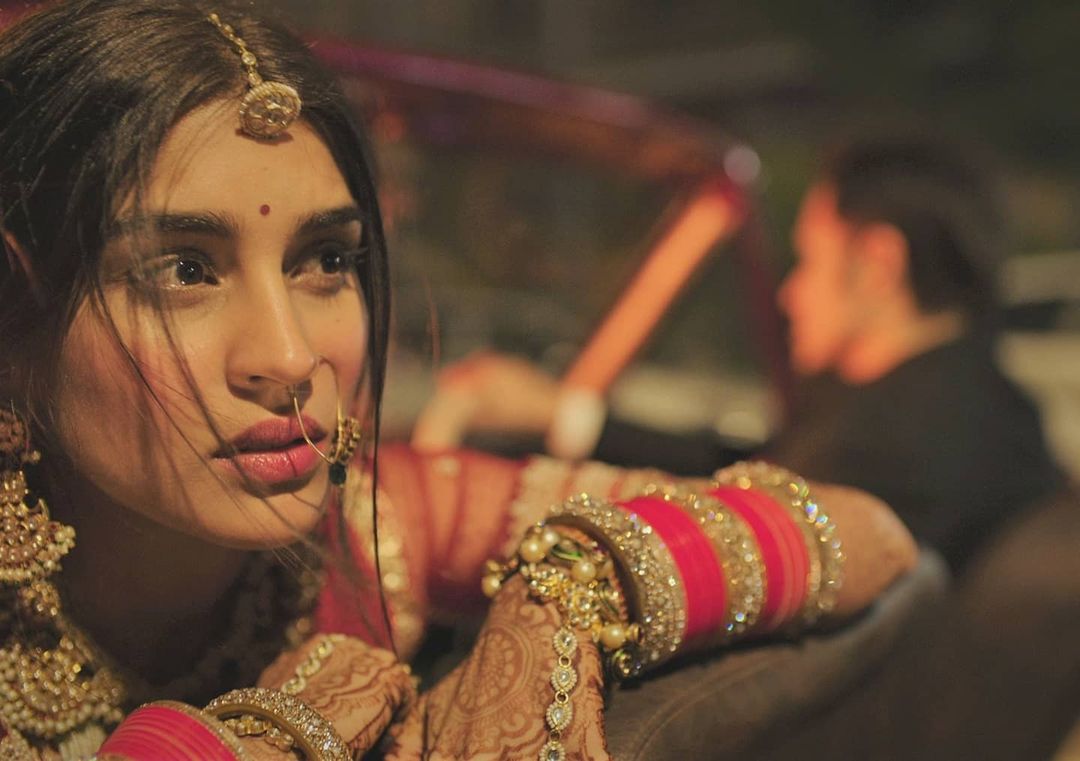 Lut Gaye Song Cast, Singer, Lyrics, Review and Release Date » Telly Flight
